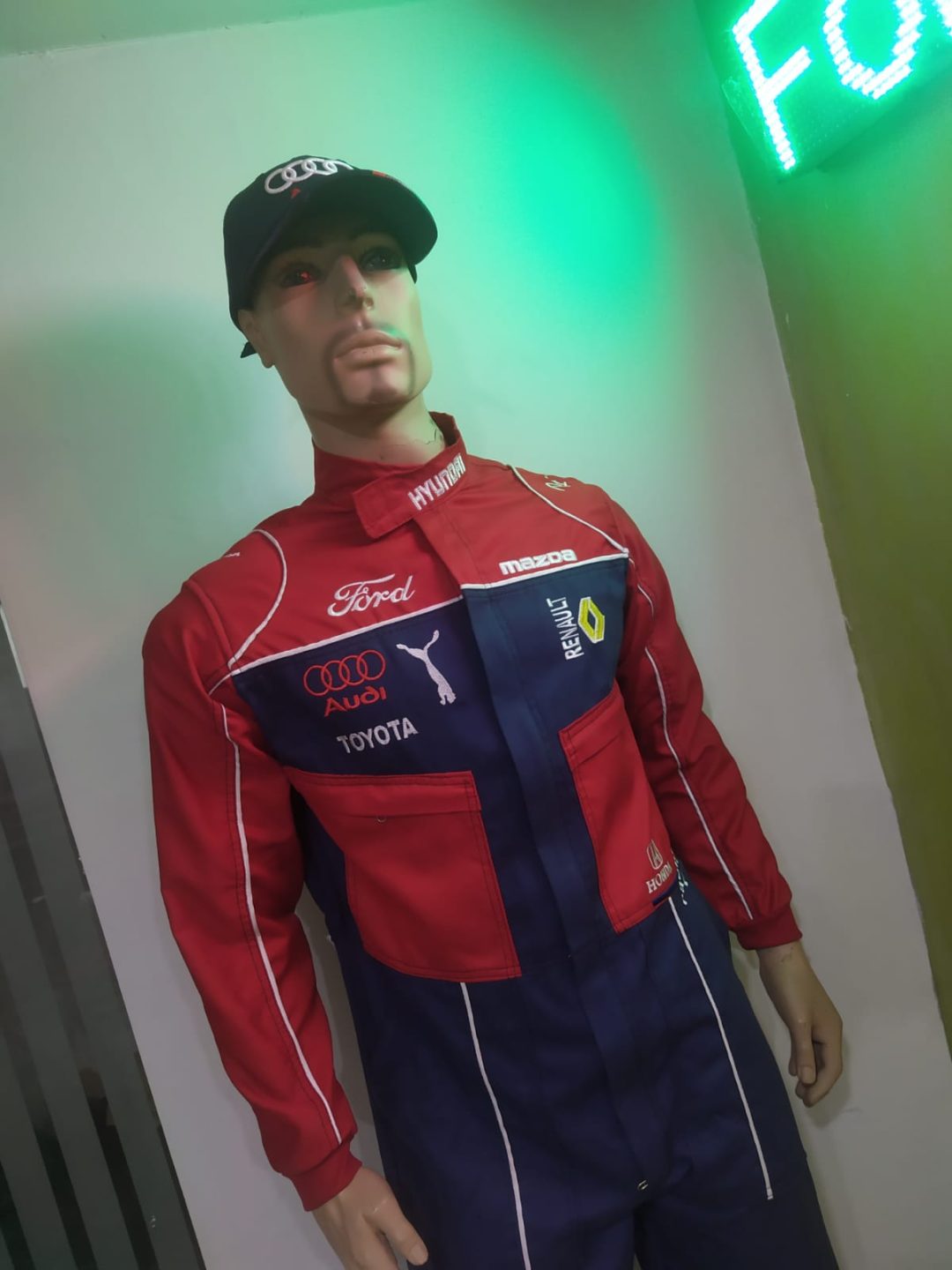 Overol Rojo Con Azul Rey Tipo Formula 1 – Edición Especial – Dotaciones ...